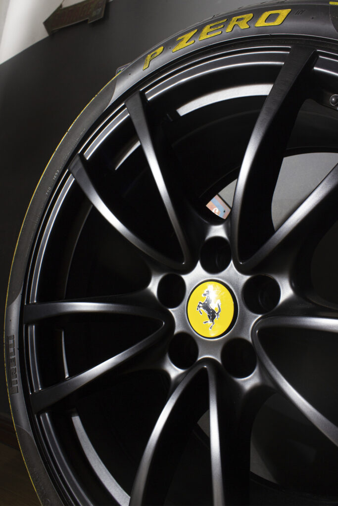 Roda Ferrari 430 Scuderia para decoração - Ele Vai Pra Escola - Ele vai ...